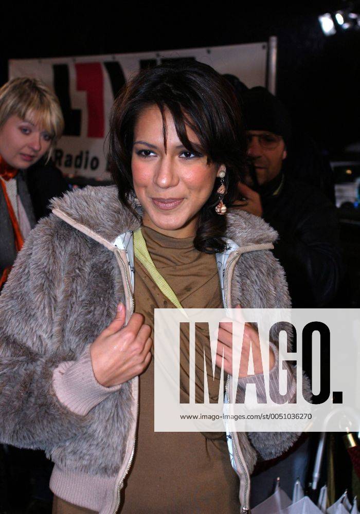 Sängerin Vanessa Petruo (GER) posiert anlässlich der Verleihung der ...