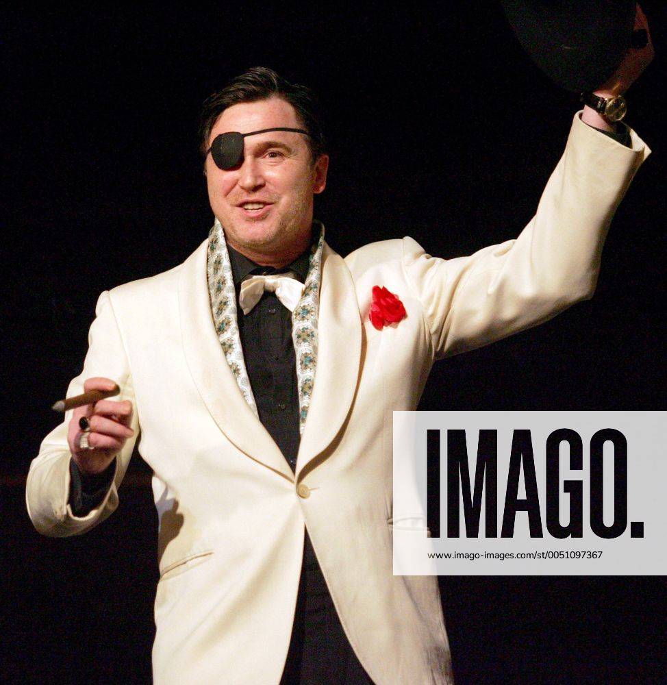 Schauspieler Uwe Bohm als Liebhaber während einer Probe zum ...