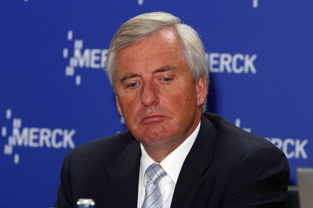 Dr. Michael Becker nachdenklich anlässlich einer Bilanzpressekonferenz in