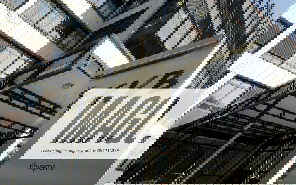 KVB - Schild mit dem Logo der Kassenärztlichen Vereinigung Bayerns vor ...