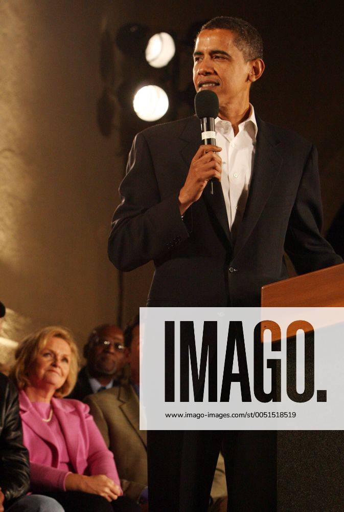 Barack Obama und Claire McCaskill während einer Wahlkampfveranstaltung ...