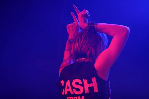 Sänger Jonne Aaron anlässlich eines Konzerts in