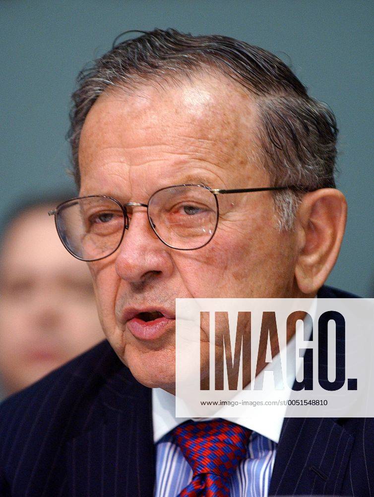 Ted Stevens (USA Republikaner Senator Alaska) anlässlich einer Anhörung ...