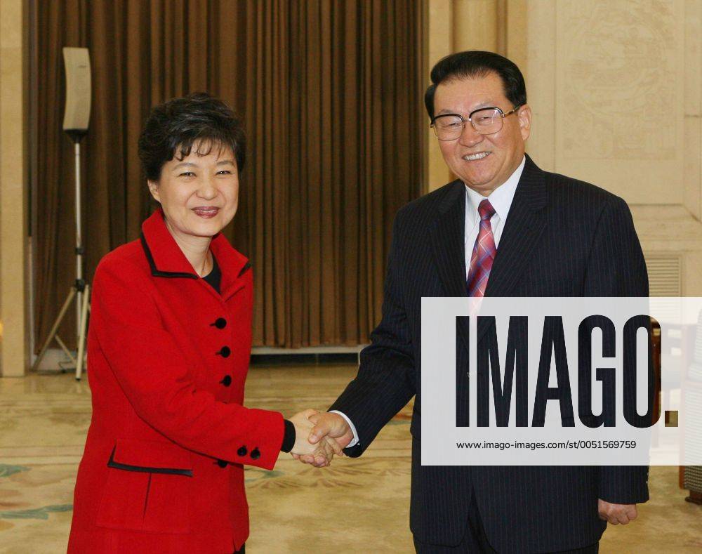 Li Changchun (re., CHN Mitglied Politibüro der KP) und Park Geun-Hye ...