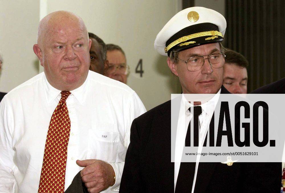 David Fink und Tim Mellon während einer Pressekonferenz am MidAmerica ...