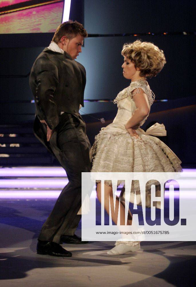 Tänzer Dennis Jauch und Sarah Hammerschmidt während der SAT.1-Castingshow - You can dance - in