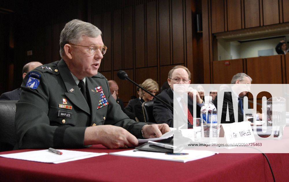 V.l.n.r.: Michael Maples, John McConnell und Thomas Fingar anlässlich ...