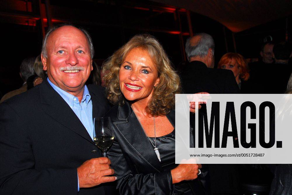 Walter und Gabi Dück (beide GER) anlässlich der - Audi TT Roadster ...