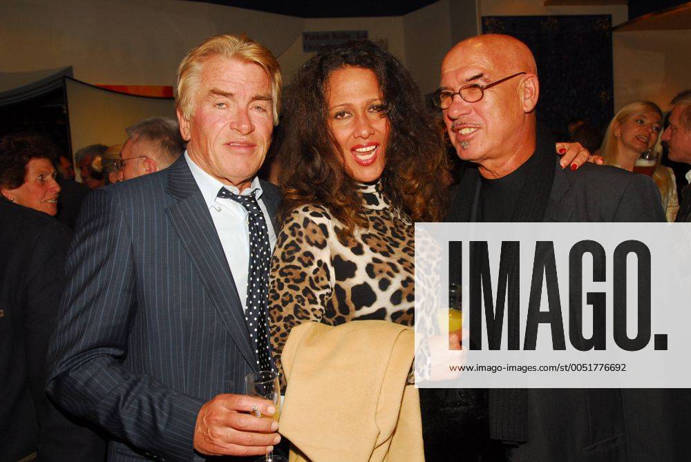 Rechtsanwalt Dr. Michael Scheele mit Ehefrau Lindy und Filmregisseur ...