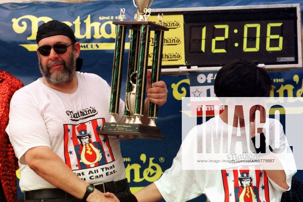 Gewinner Steve Keiner (li.) und zweitplatzierter Hirofumi Nakajima bei ...