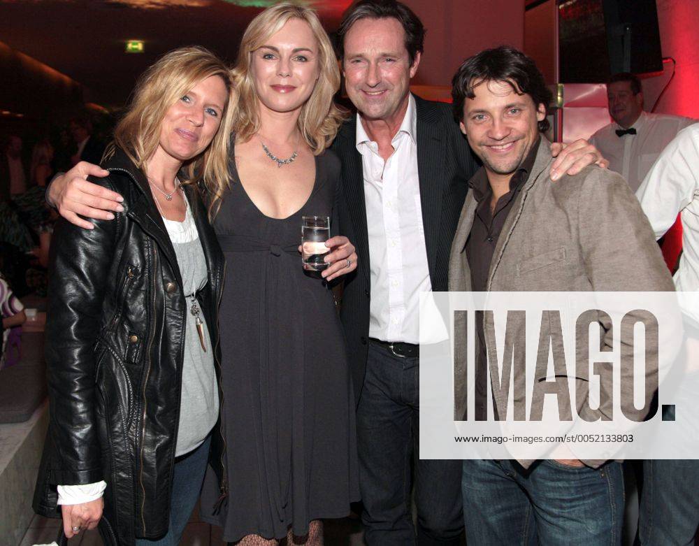 V.l.n.r: Carola Bach, Schauspieler Saskia Valencia, Helmut Zierl und ...