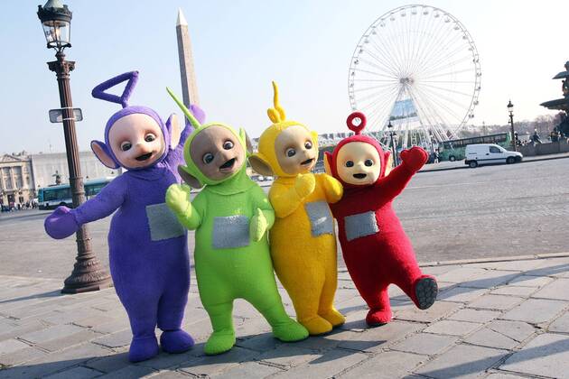 Teletubbies anlässlich ihres 10. Geburtstags auf dem Gare du Nord in Paris