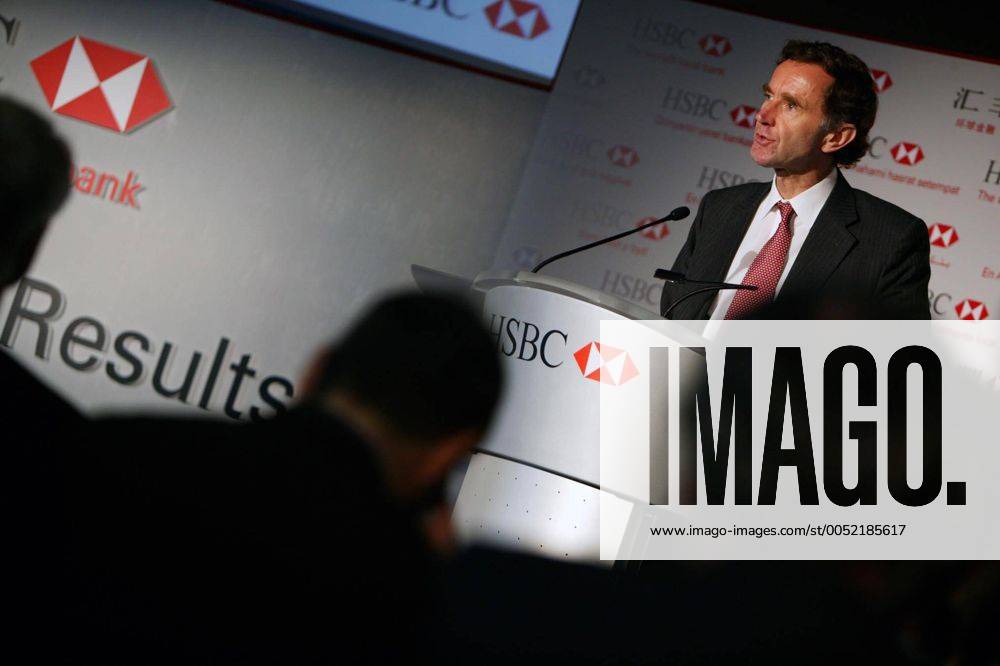 Stephen Green (GBR Vorstand HSBC Holding) während einer Pressekonferenz ...