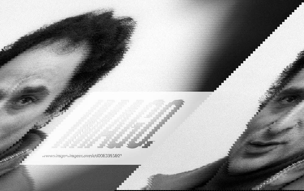 Bankräuber Dimitri Todorov während eines Pressetermins nach seiner ...