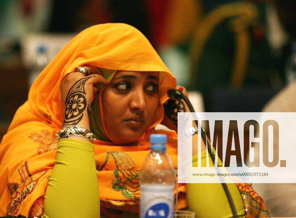 Widad Babiker Omer (Sudan Ehefrau Präsident Omar Hasan Ahmad al-Bashir) während des 10. Treffens