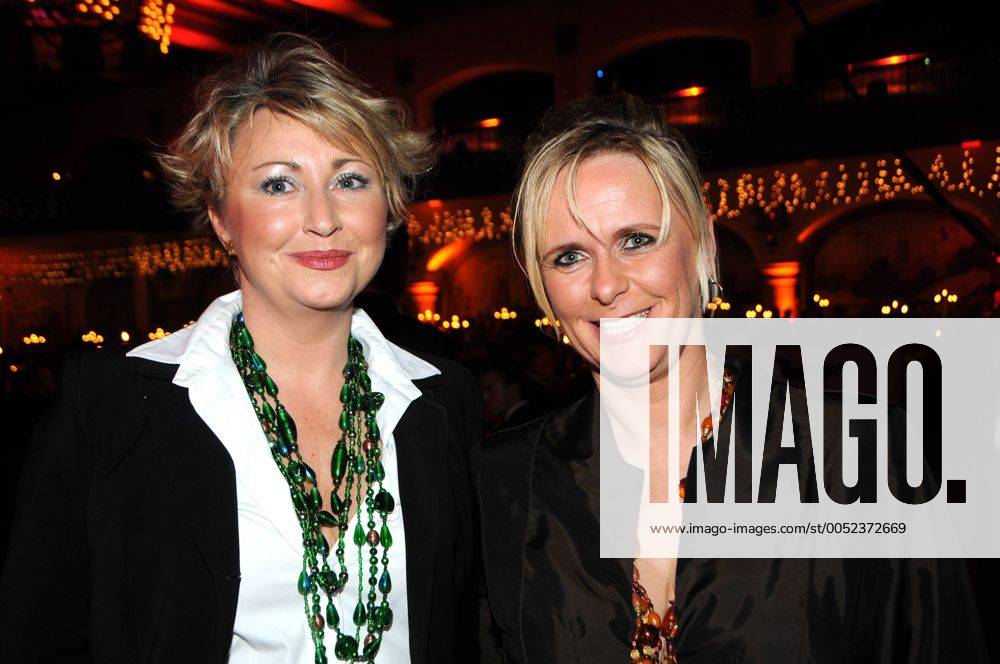 Umweltpreisträger Alexandra Wehner (li.) und Birgit Gehr (beide ...