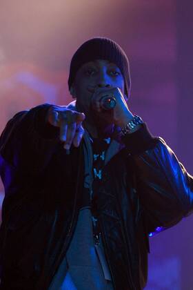 Rapper Azad während eines Konzerts zur Präsentation des neuen Albums ...