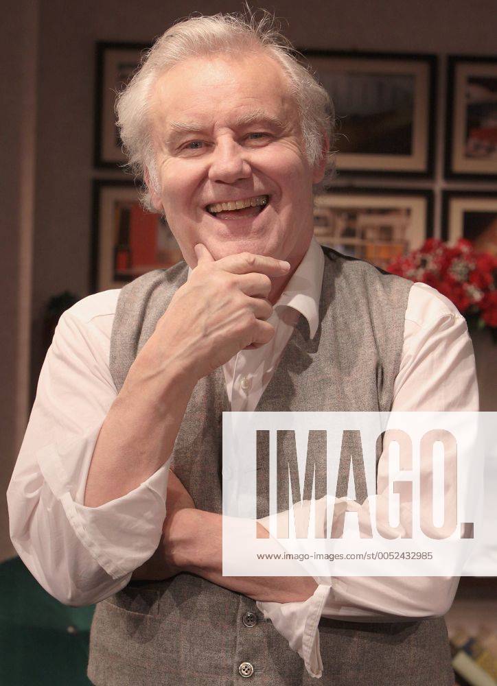 Schauspieler Edgar Bessen während der Proben zum Lustspiel - Allens ...