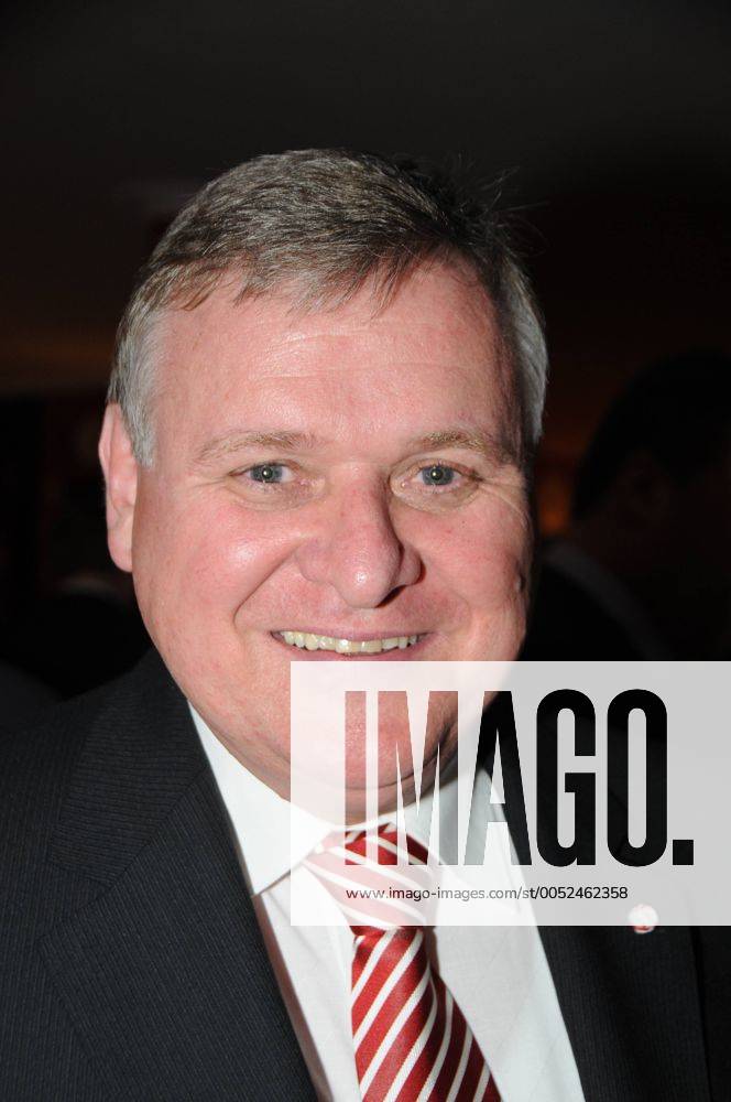 Honorarkonsul der Republik Lettland Dr. J. Georg Claessen während des ...