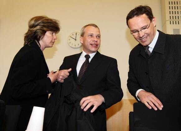 Ingolf Roßberg neben seinem Anwalt Peter Manthey anlässlich eines ...