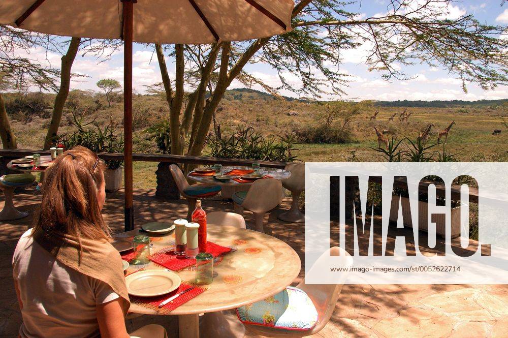 Terrasse der Hatari Lodge im Arusha Nationalpark