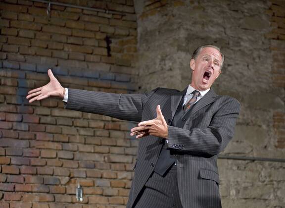 Sänger Rene Rumpold während der Aufführung von - The Gershwin Story ...