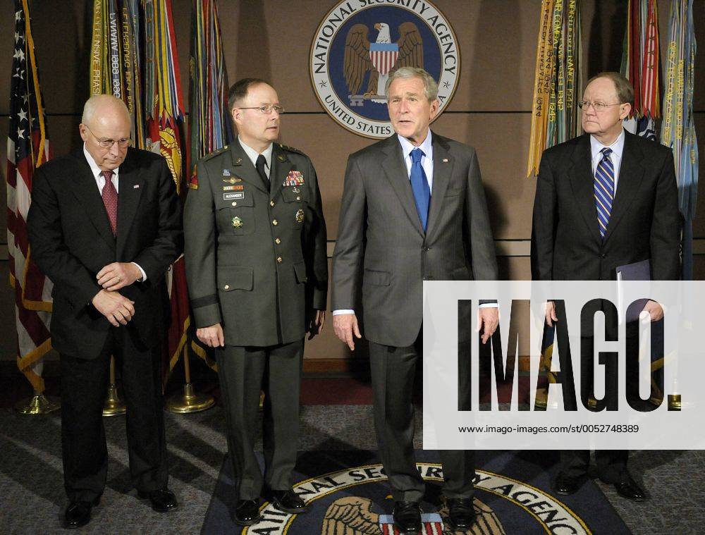 Präsident George W. Bush, Vizepräsident Dick Cheney, Generalleutnant ...