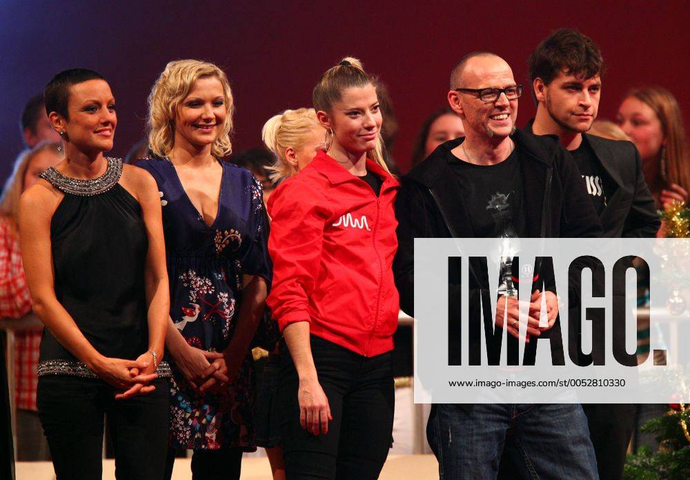 Moderatorin Miriam Pielhau, Moderatorin Alida Lauenstein, Sängerin ...