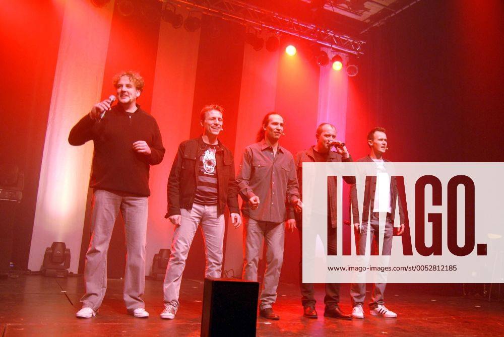 V.l.n.r.: Sänger Daniel Dickopf, Clemens Tewinkel, Edzard Hüneke ...