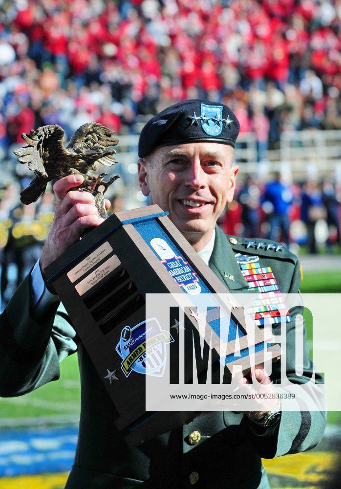 General David Howell Petraeus mit dem Great American Patriot Award ...