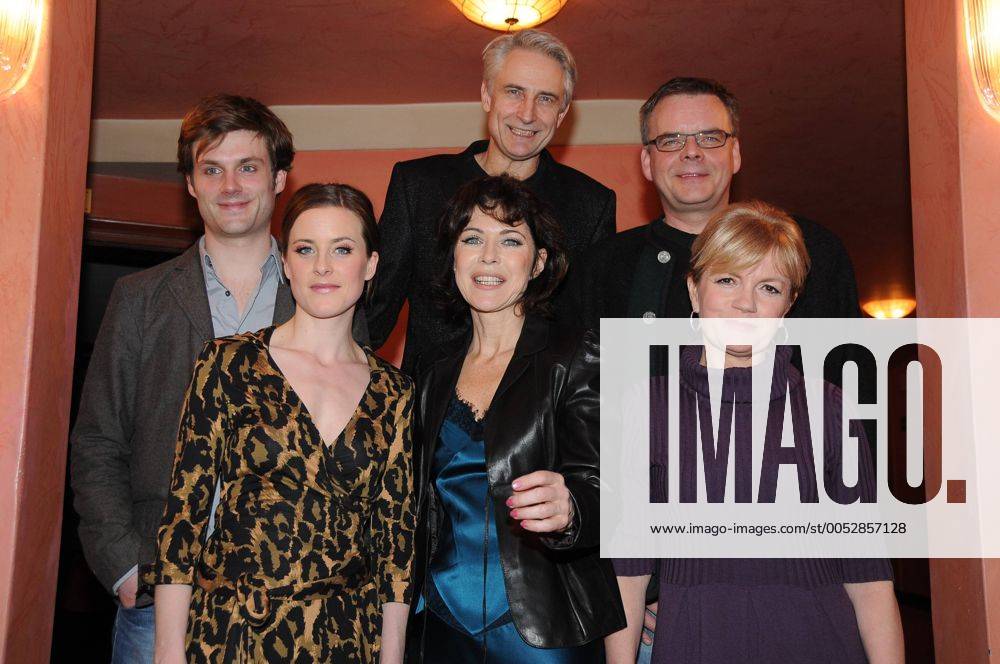 Schauspieler - v.l.n.r.: Sebastian Schlemmer, Emily Nora Brede, Anja ...