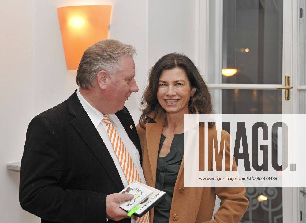 Heinz Köppl und Schauspielerin Marie Colbin anlässlich der Eröffnung ...
