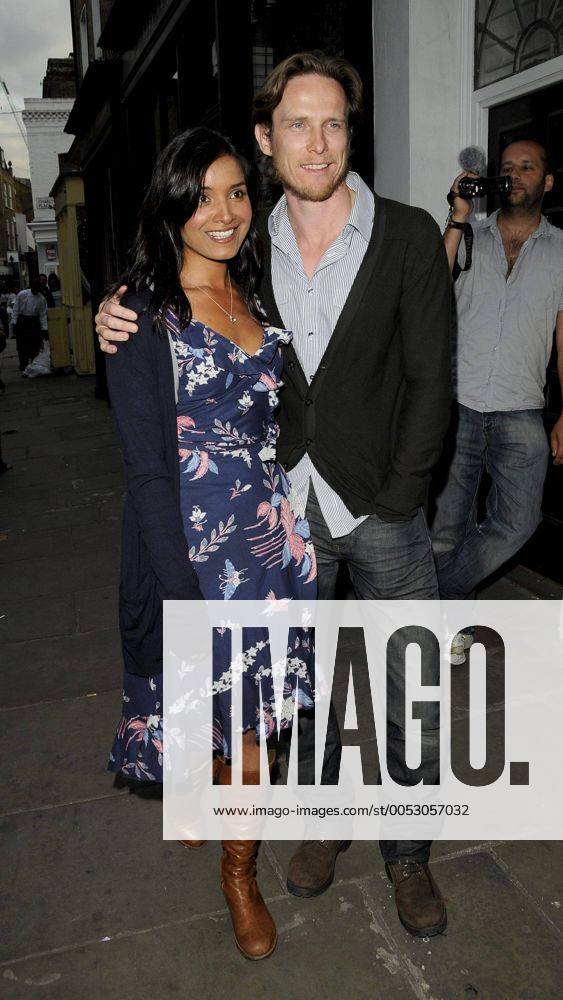 Schauspieler-Paar Jonathan Kerrigan und Shelley Conn während der Frost ...