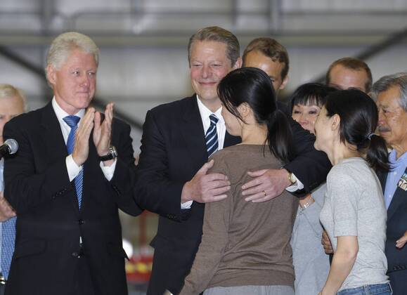 LOS ANGELES, Aug. 5, 2009 Freed U.S. journalists Laura Ling and Euna ...