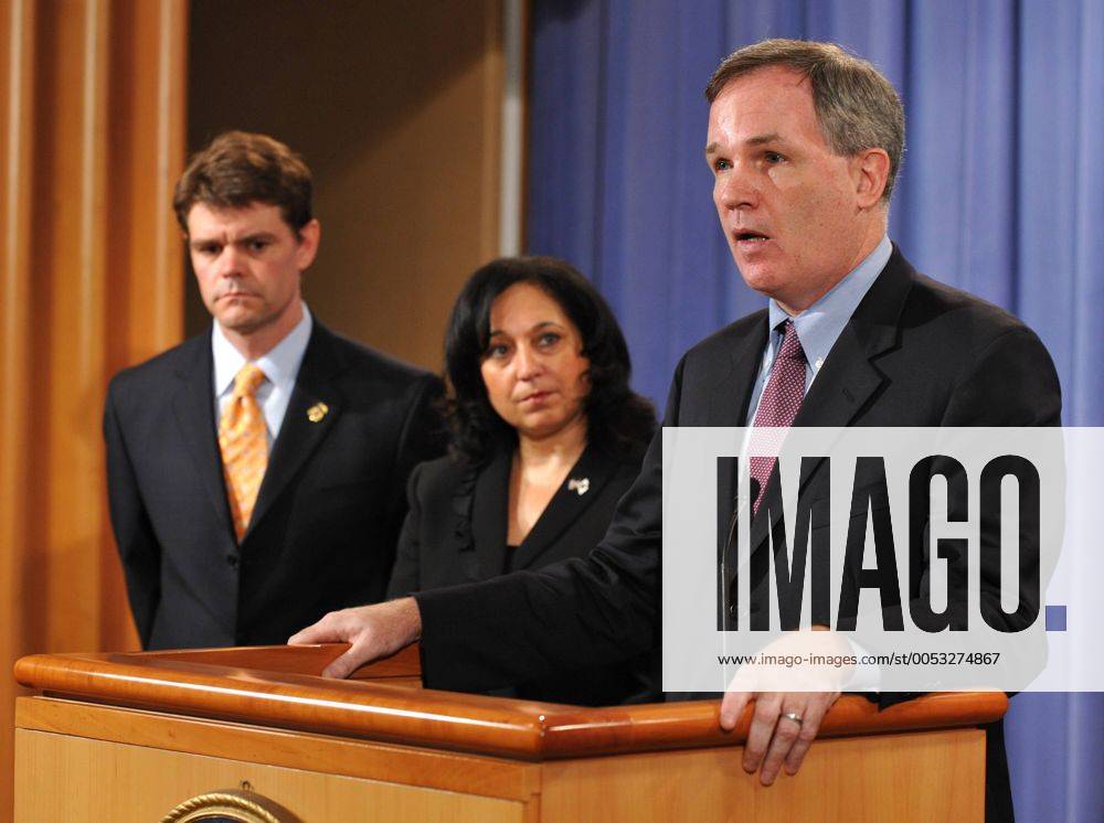 Patrick J. Fitzgerald (R), U.S. Attorney for the Northern District of ...