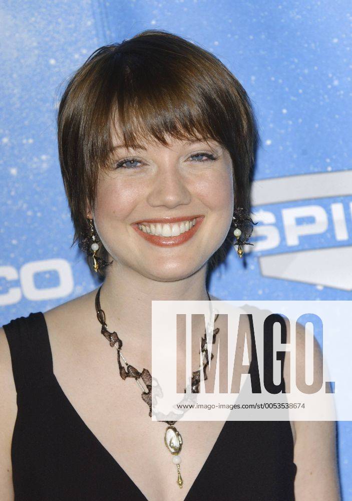 Nicki Clyne Net Worth Bio Height Family Age Weight Wiki