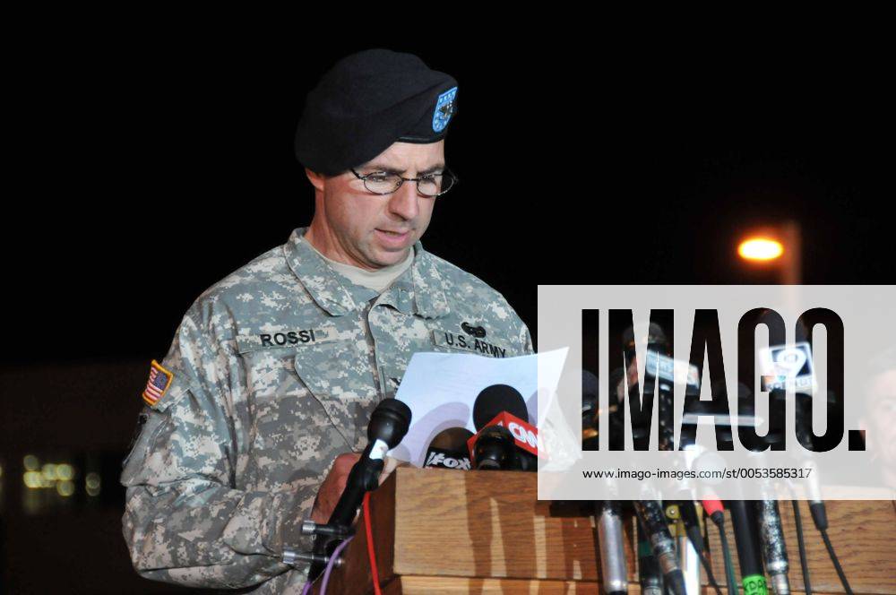 (091108) -- FORT HOOD, Nov. 8, 2009 (Xinhua) -- Colonel John Rossi, a ...