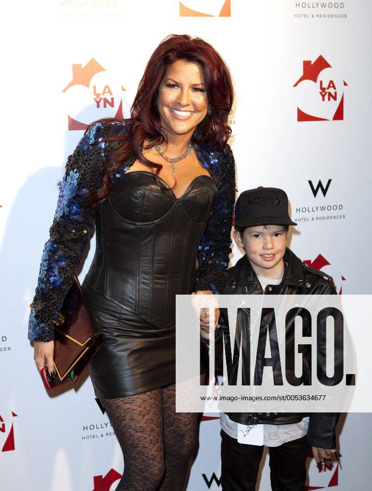 22 November 2009: Perla Ferrar wife of Saul Slash Hudson and son London ...