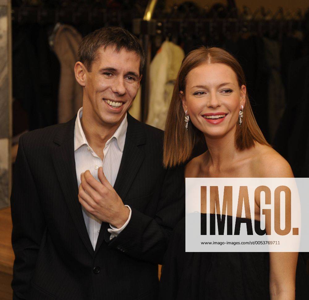 MOSCOW, RUSSIA. FEBRUARY 1, 2010. Actors Alexei Panin and Lyubov Tolkalina at the Golden Eagle film