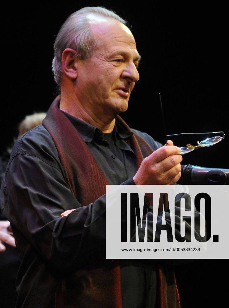 ITAR-TASS 27: MOSCOW, RUSSIA. MARCH 2, 2010. Director Adolf Shapiro, a ...