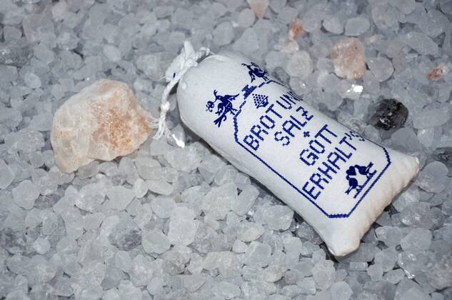 Salzsäckchen mit Spruch, Berlin, Mitte, Auguststraße 89, Saltero ...