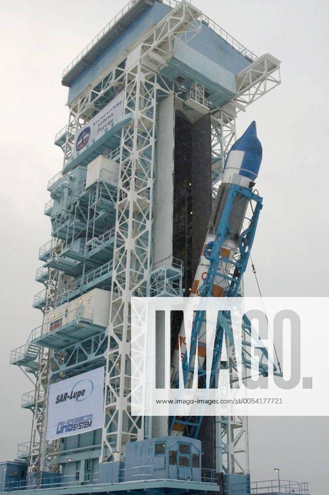 ITAR-TASS 16: ARKHANGELSK REGION, RUSSIA. DECEMBER 19. A Kosmos 3M ...