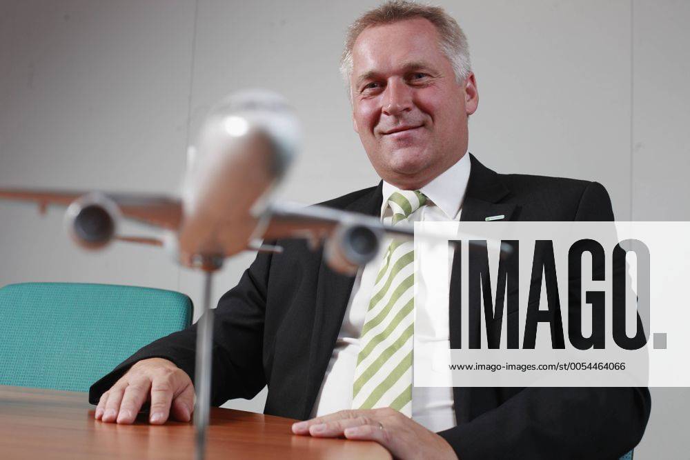 Axel TRAMPNAU ( Chief Executive Manager der Germania Fluggesellschaft