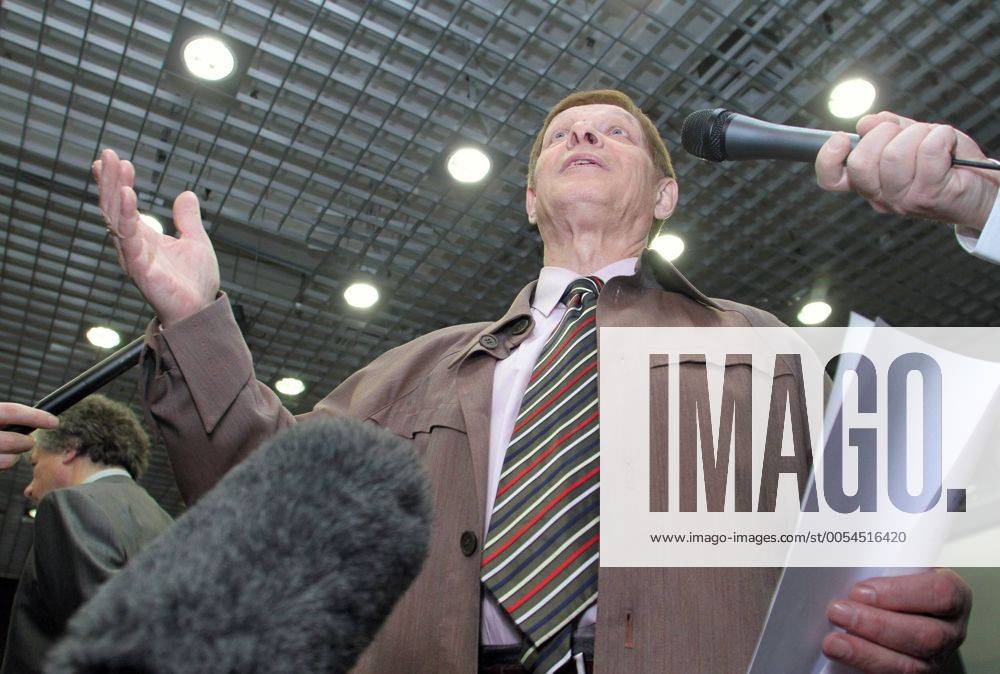 The famous Soviet singer Eduard Khil, better known as Mr. Trololo after ...