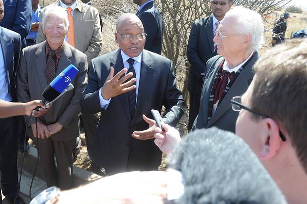 President Zuma in Orania KIMBERLY, SOUTH AFRICA - 14 September 2010 ...