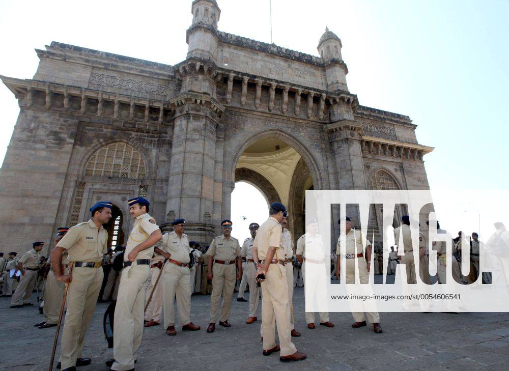 MUMBAI, Nov. 4, 2010 Police officers stand in front of the Gateway of ...