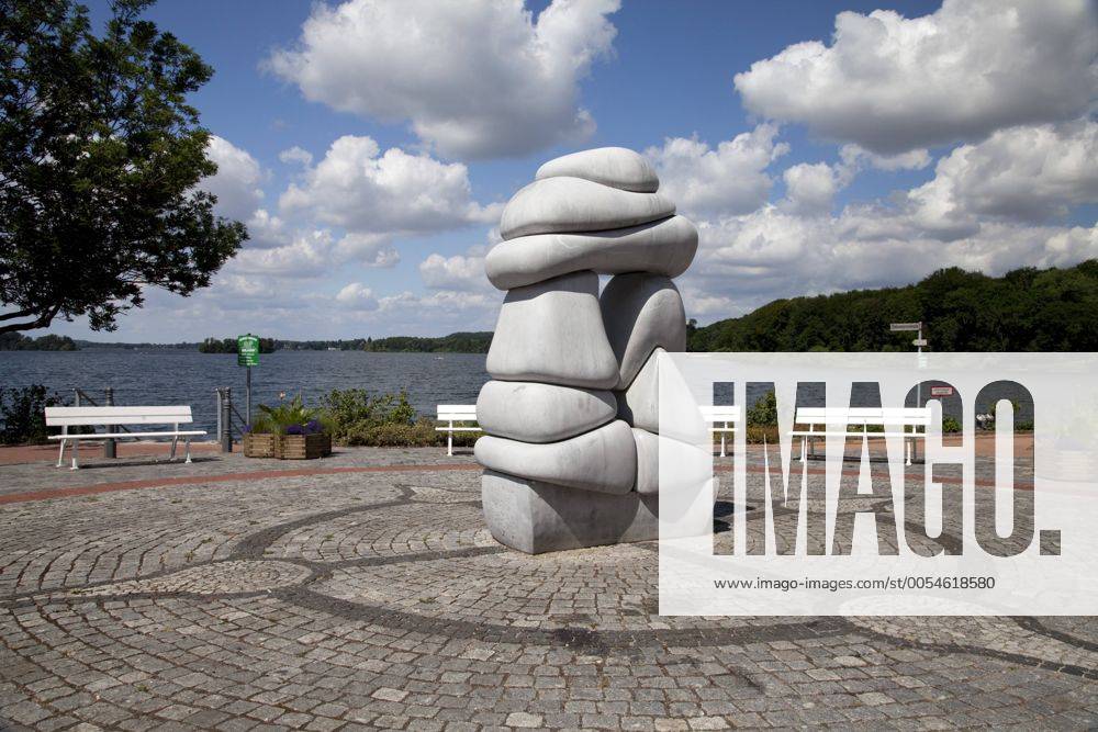 Skulptur Kindertor von Jesper Neergaard, Bad Malente-Gremsmühlen ...