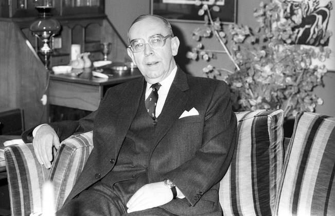 Außenminister Krzysztof Skubiszewski während seines Besuchs in