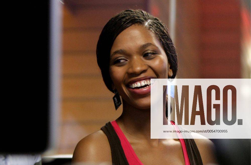 Poppy Ntshongwana JOHANNESBURG, SOUTH AFRICA - 6 November 2008: 5FM DJ ...