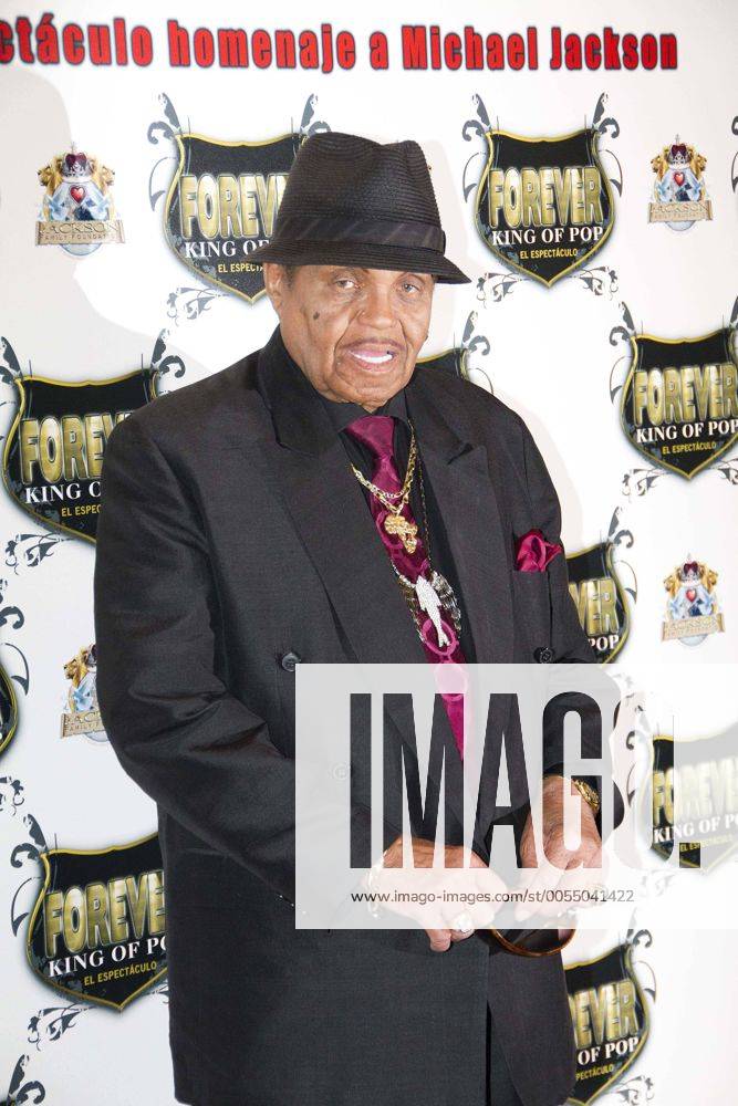 Joseph Jackson, Michael Jackson s father, at the premiere of FOREVER ...
